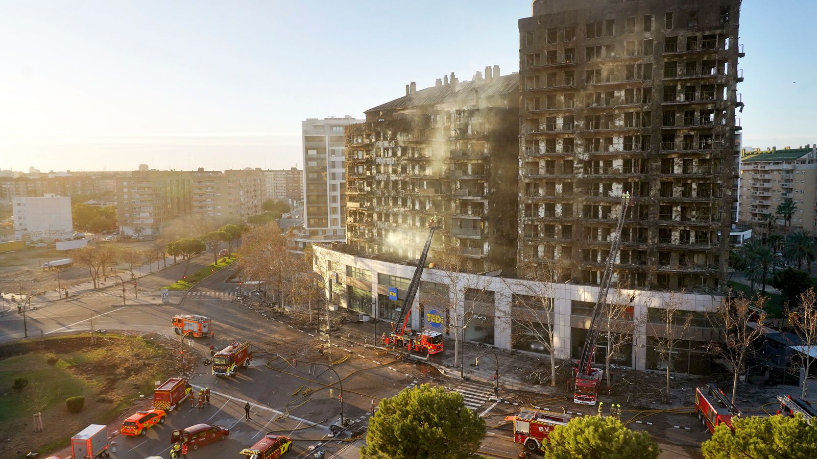 Valencia: At least nine dead after huge fire engulfs block of flats in ...