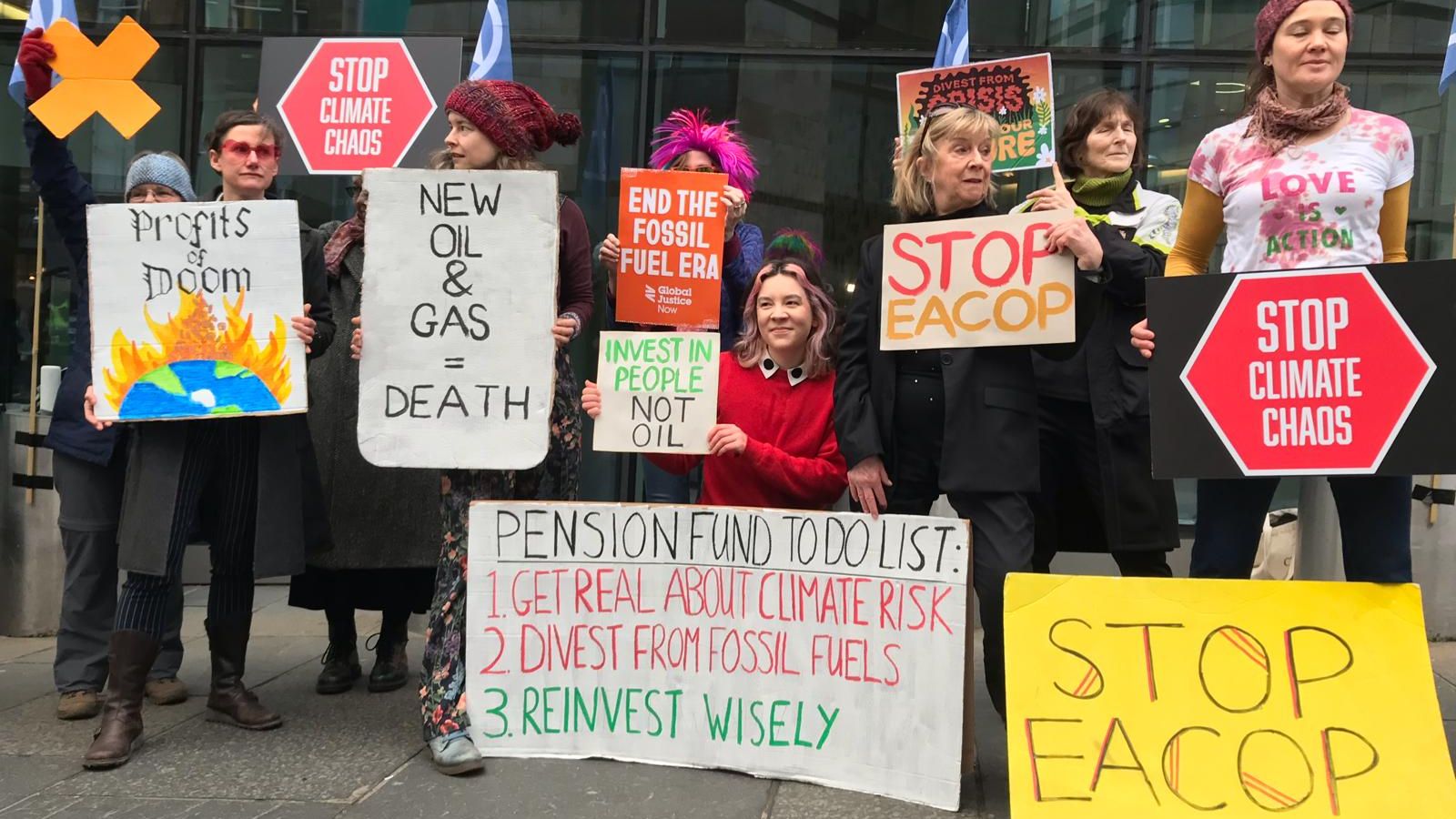 Extinction Rebellion: Climate activists stage protest dancing to Stayin ...