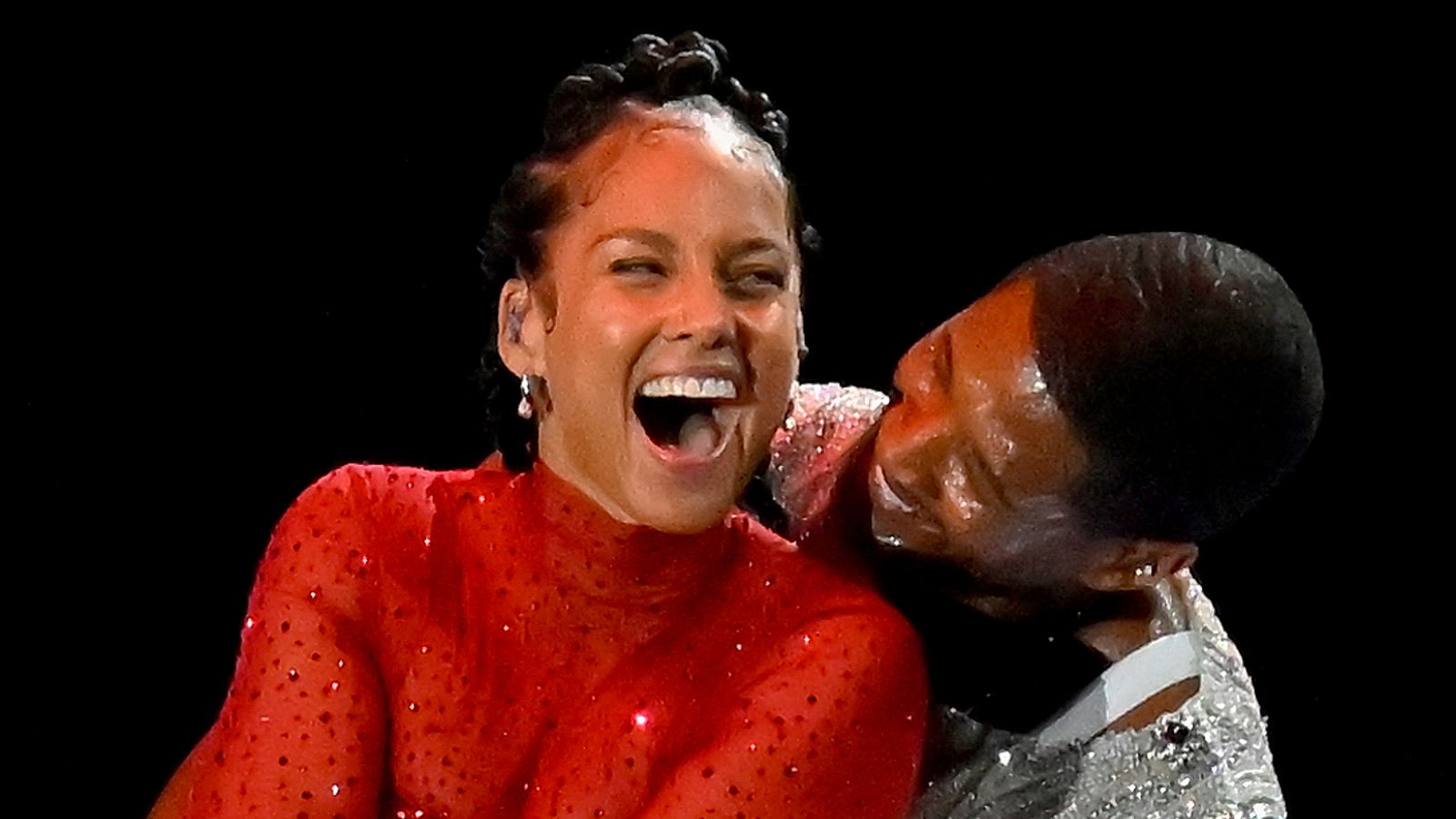 Usher announces London O2 shows after Super Bowl half-time success ...