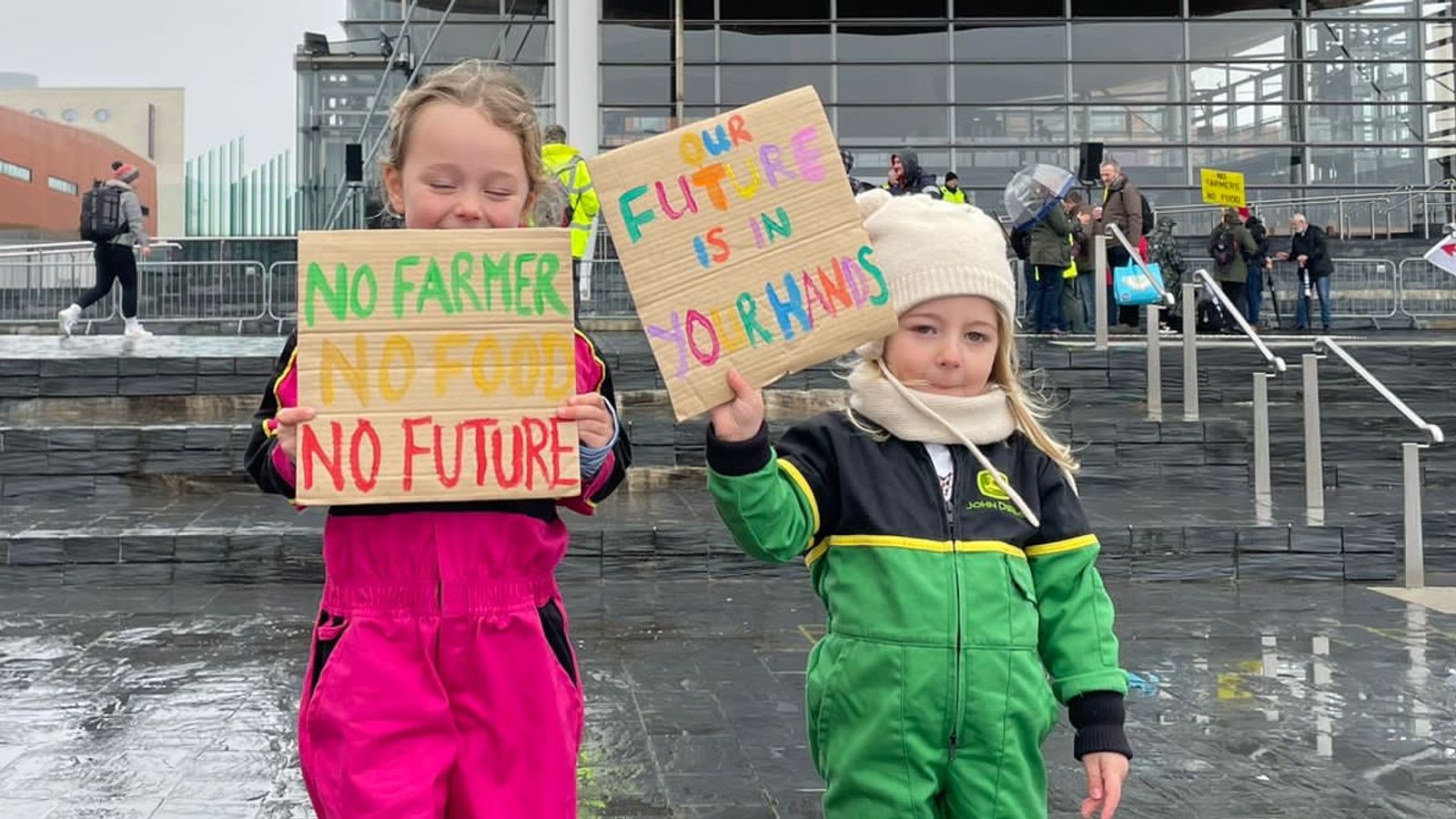 Thousands of farmers descend on Senedd in protest against government ...