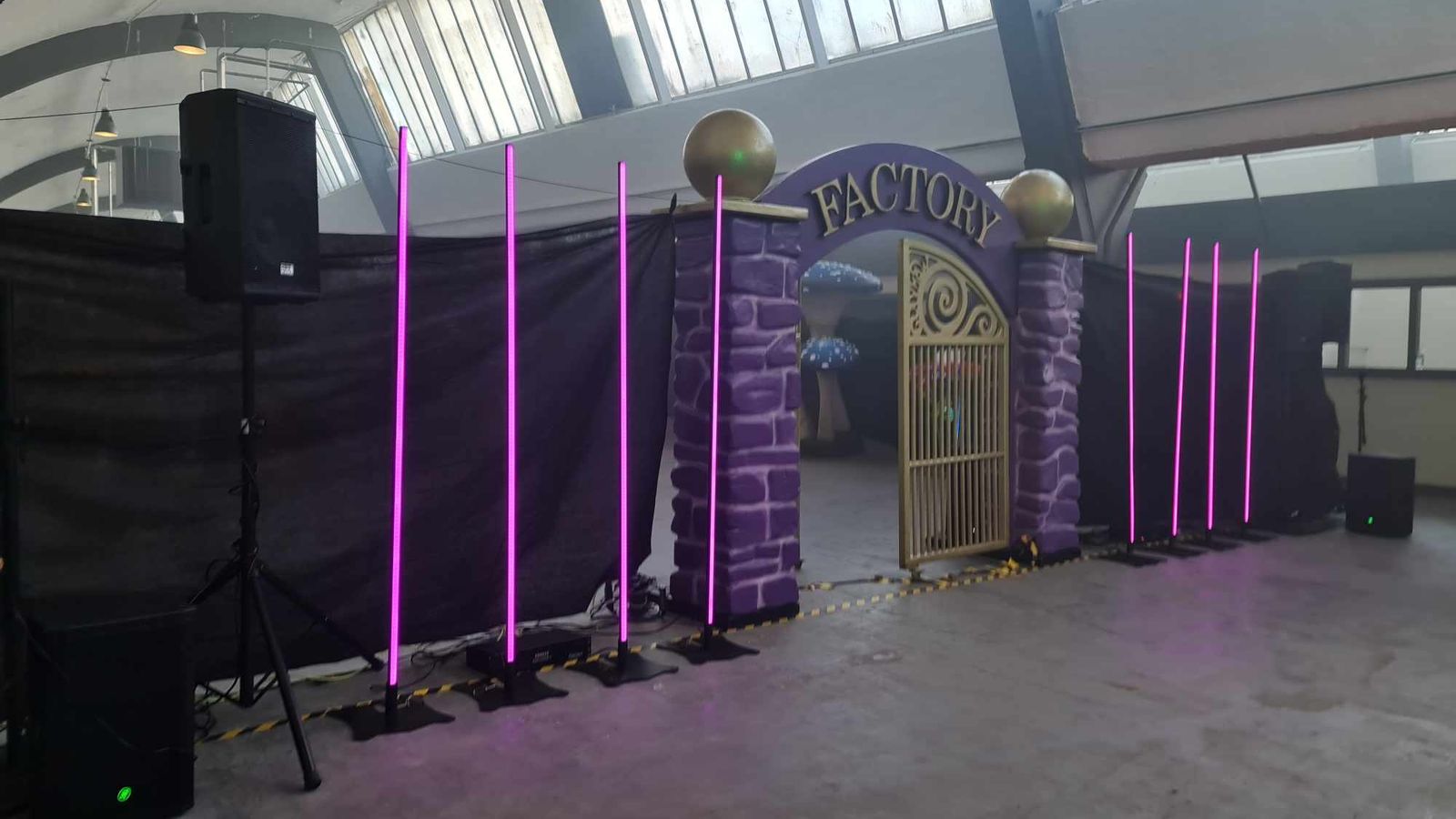 The Unknown from Willy's Chocolate Experience scares London Dungeon ...