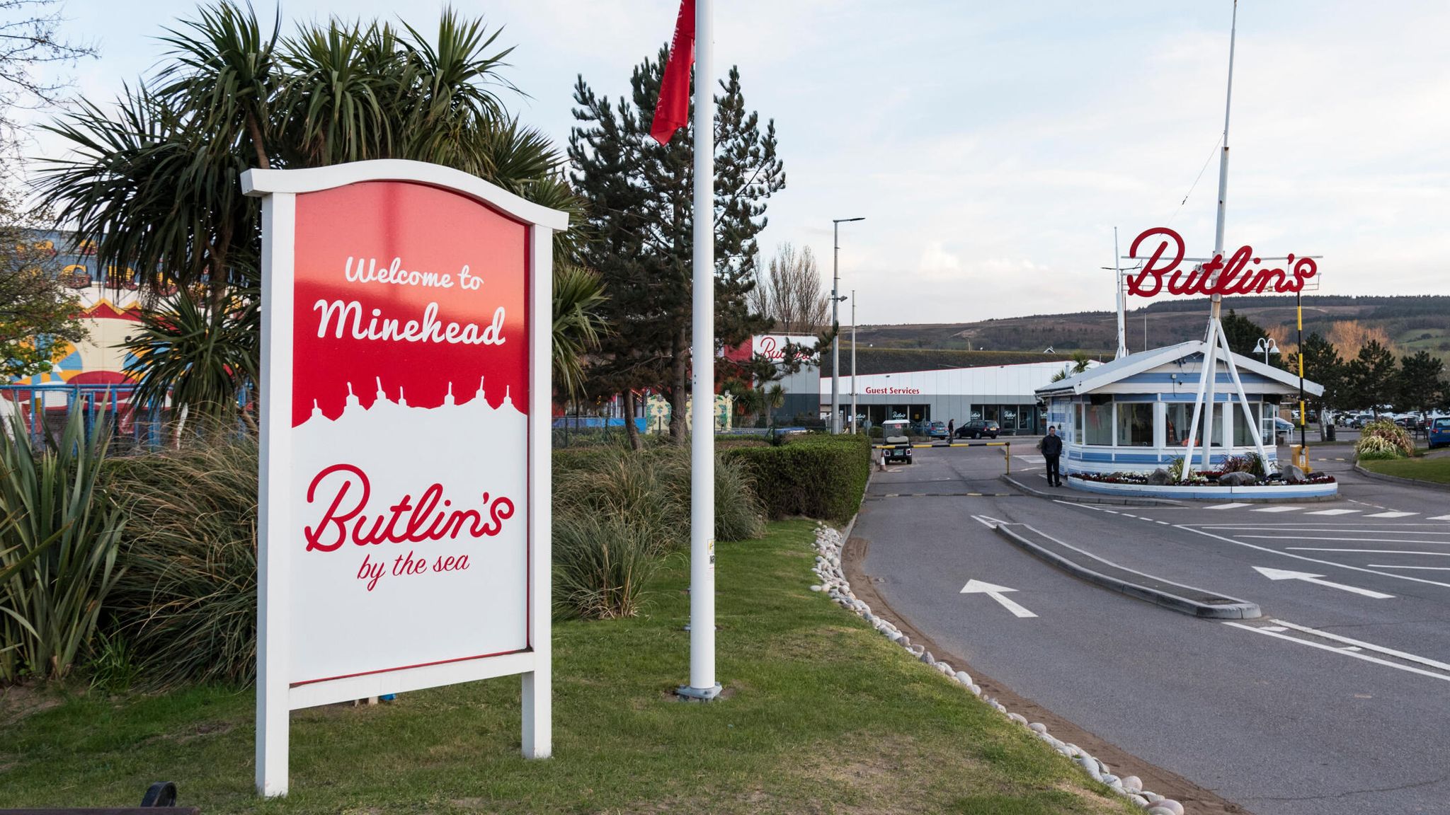 Butlin's sacks convicted paedophile who worked as children's lifeguard ...