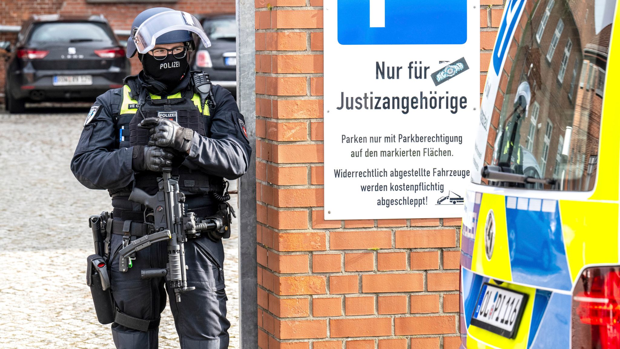 Police fail in search for two Red Army Faction fugitives | World News ...