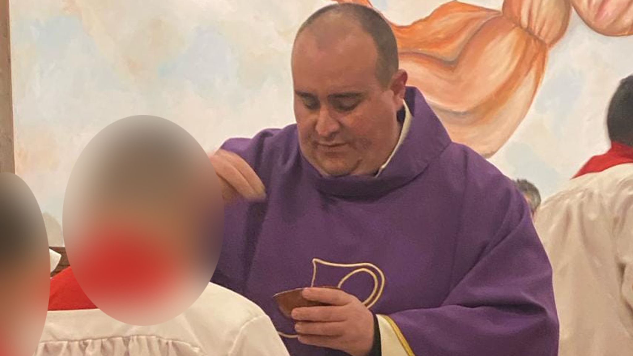 Italian priest smells bleach in chalice to avoid apparent mafia threat ...