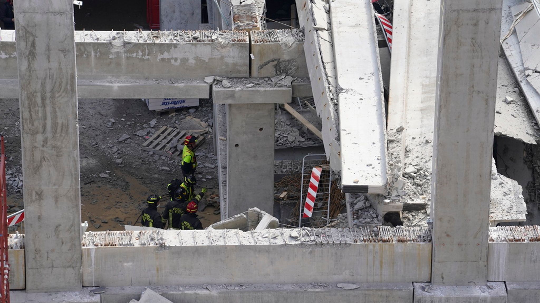 Five dead and three seriously injured after collapse on construction ...