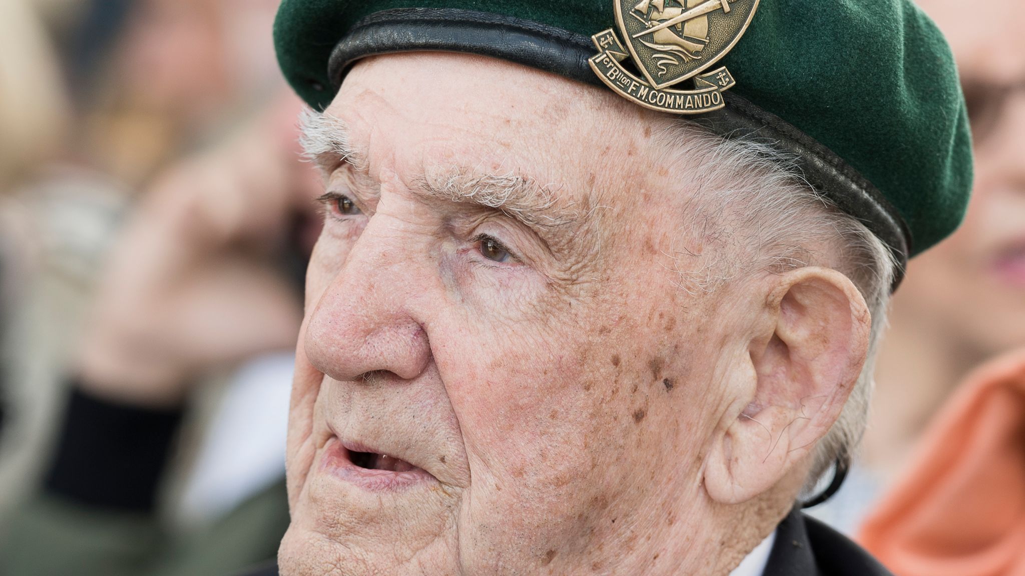 Two surviving British veterans among 13 honoured with plaques on D-Day ...