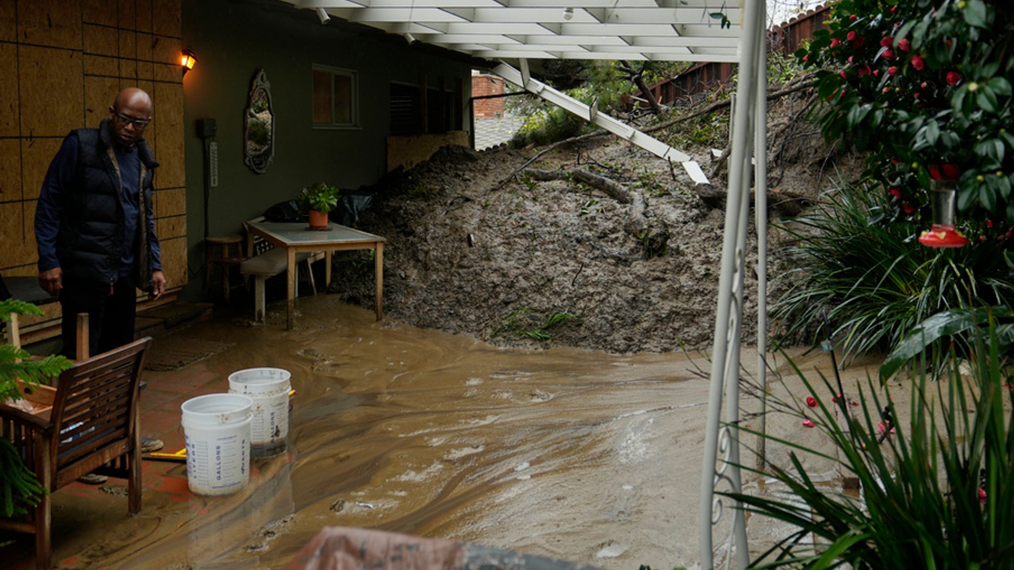 California weather: Los Angeles hit by 475 mudslides as atmospheric ...