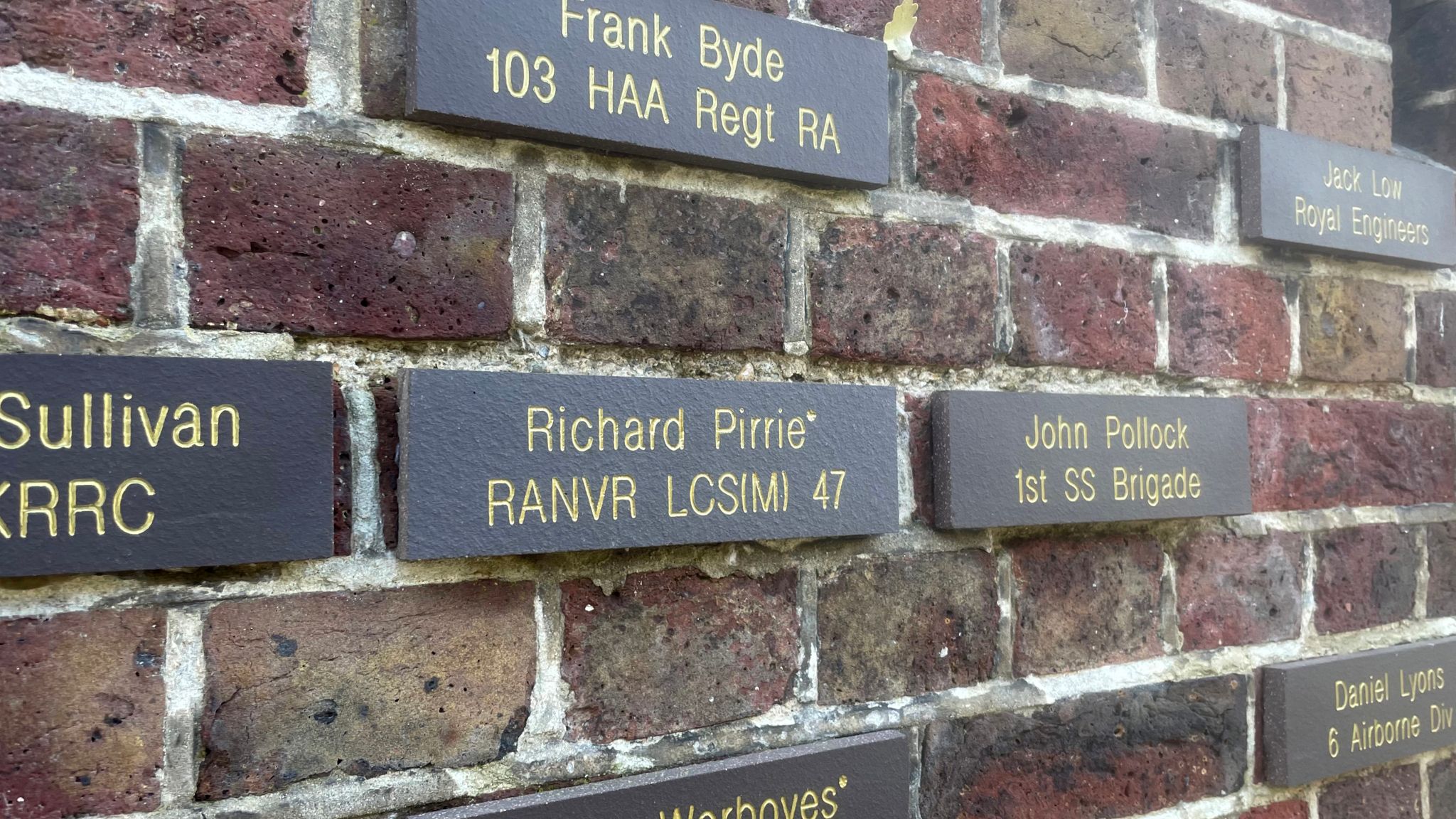 Two surviving British veterans among 13 honoured with plaques on D-Day ...