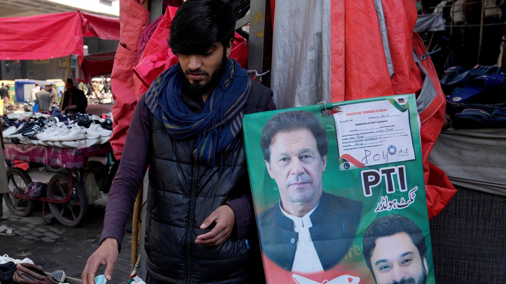 Pakistan election: Early results give Imran Khan supporters the edge ...