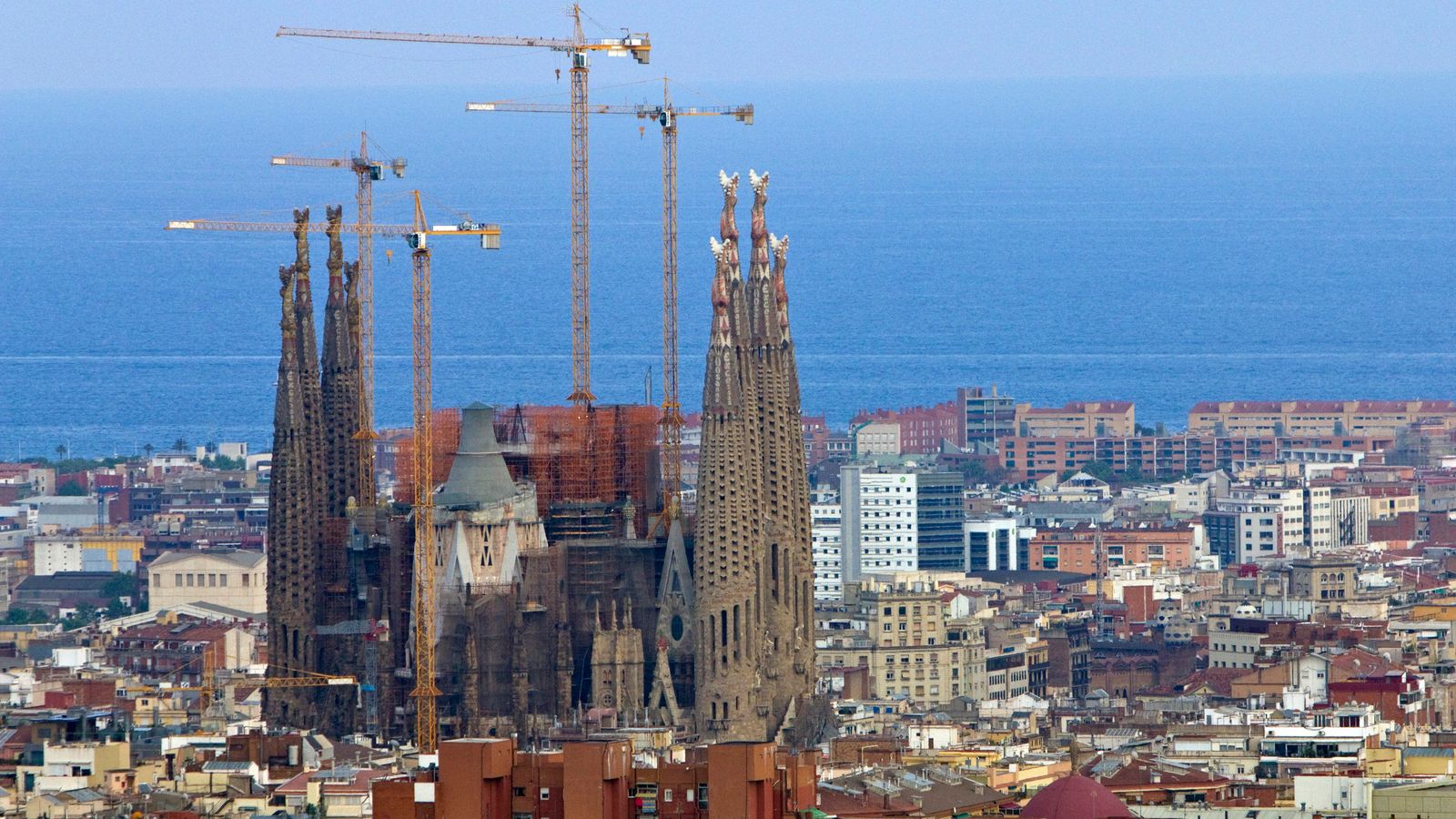 Barcelona's famously unfinished Sagrada Familia church to be completed ...