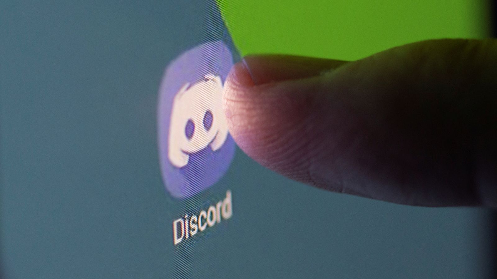 'Dangerous' online predator who targeted children jailed | UK News ...