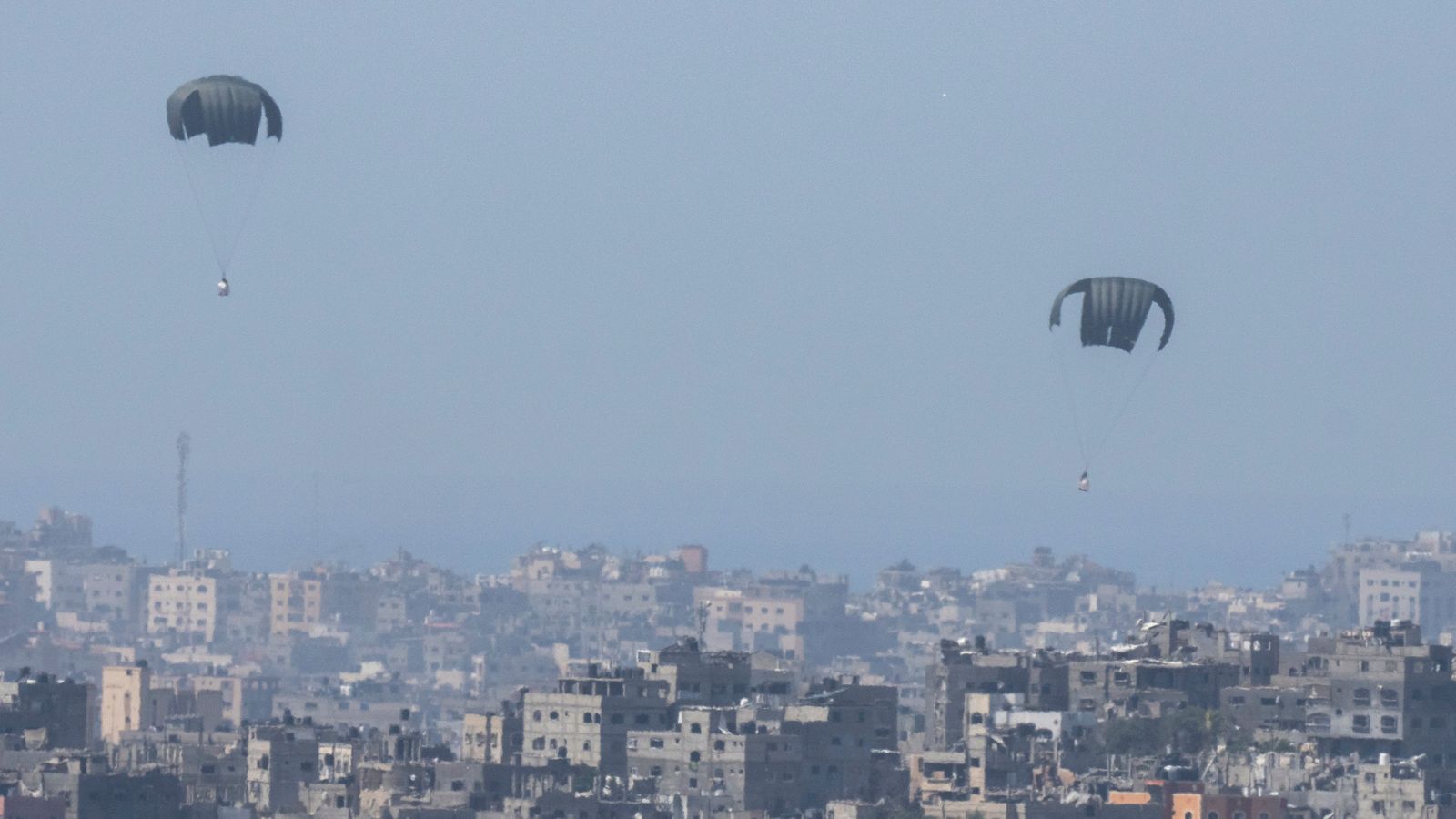 UK aid for Gaza 'stuck at border for weeks' as David Cameron blames ...