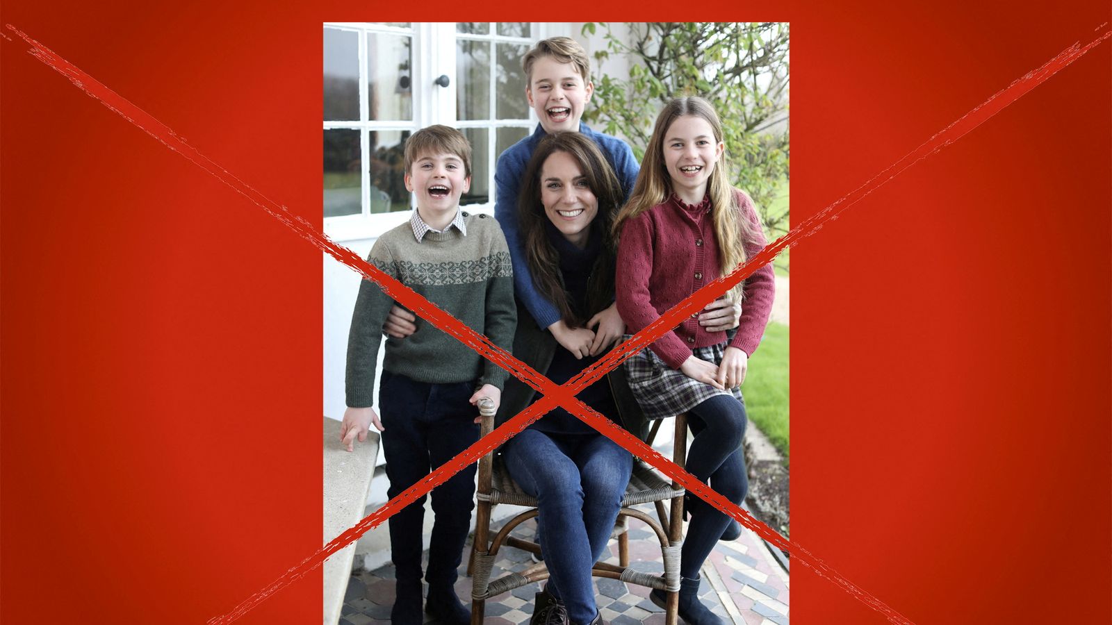 Prince William sings wife Kate's praises on youth centre visit | UK ...