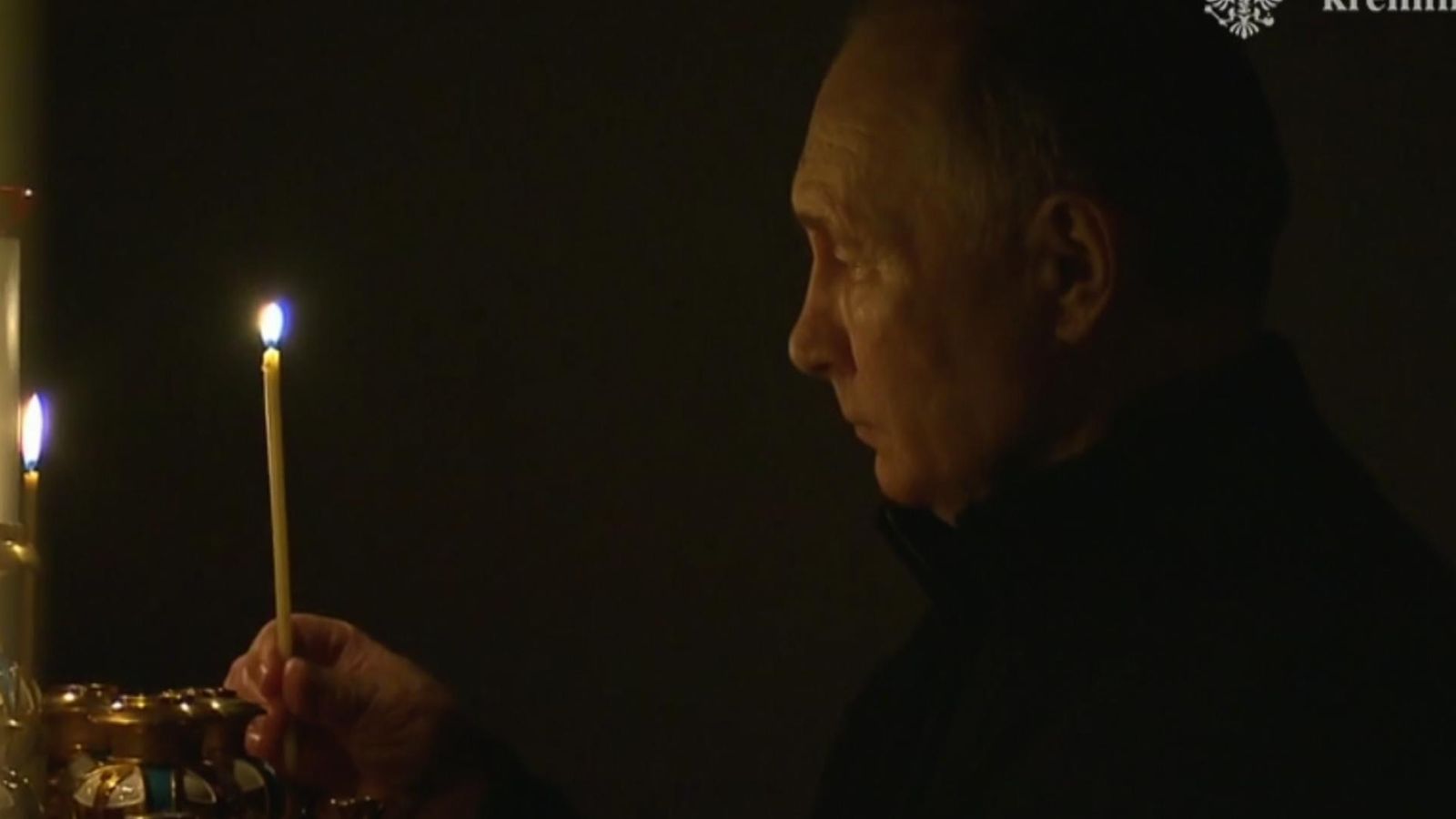 Moscow attack: Emotional Putin pays tribute to Moscow concert hall ...