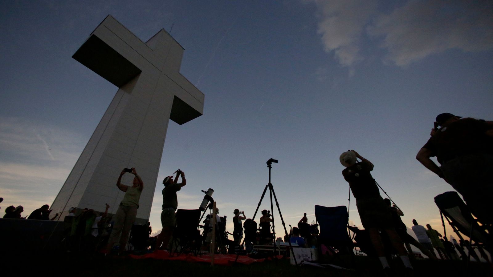 Total solar eclipse: What can I see in the UK? Timings and locations of ...
