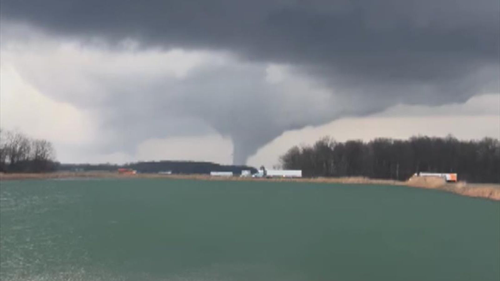 US: Tornadoes and severe storms wreak havoc in Ohio | US News | Sky News US: Tornadoes and severe storms wreak havoc in Ohio | US News | Sky News