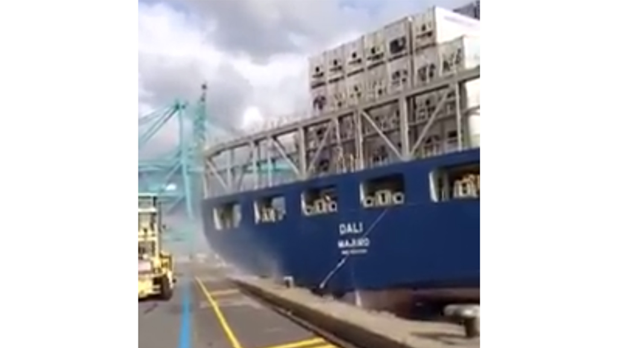 Baltimore bridge collapse: Ship loses power then starts smoking - what ...