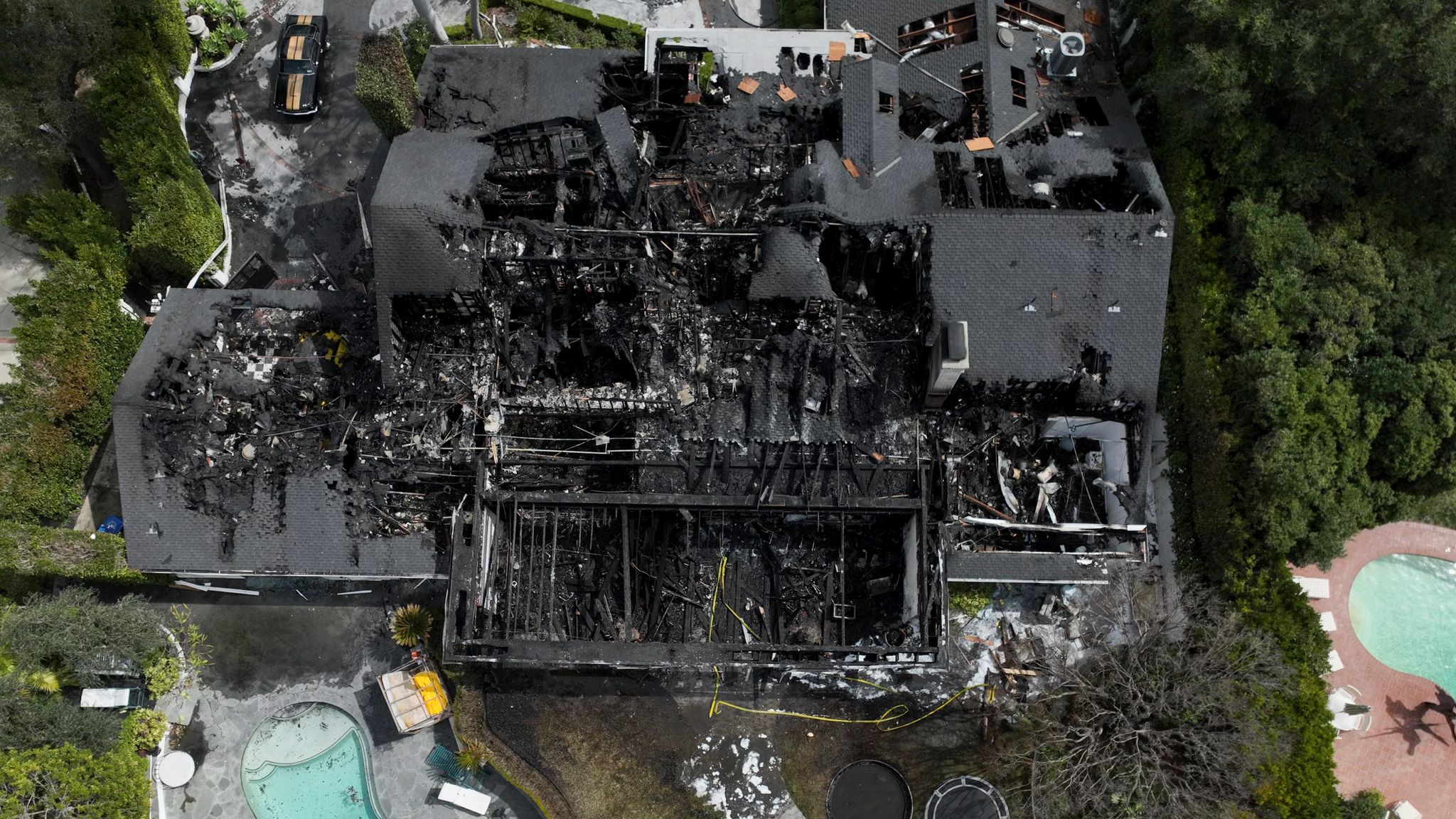 Cara Delevingne speaks out after Hollywood mansion extensively damaged ...