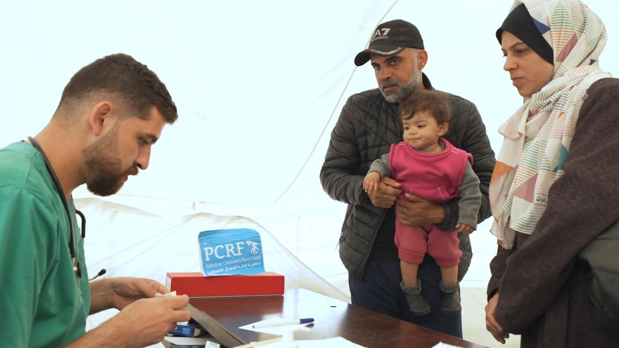 Gaza doctors set up street tents as hospitals close to breaking point ...