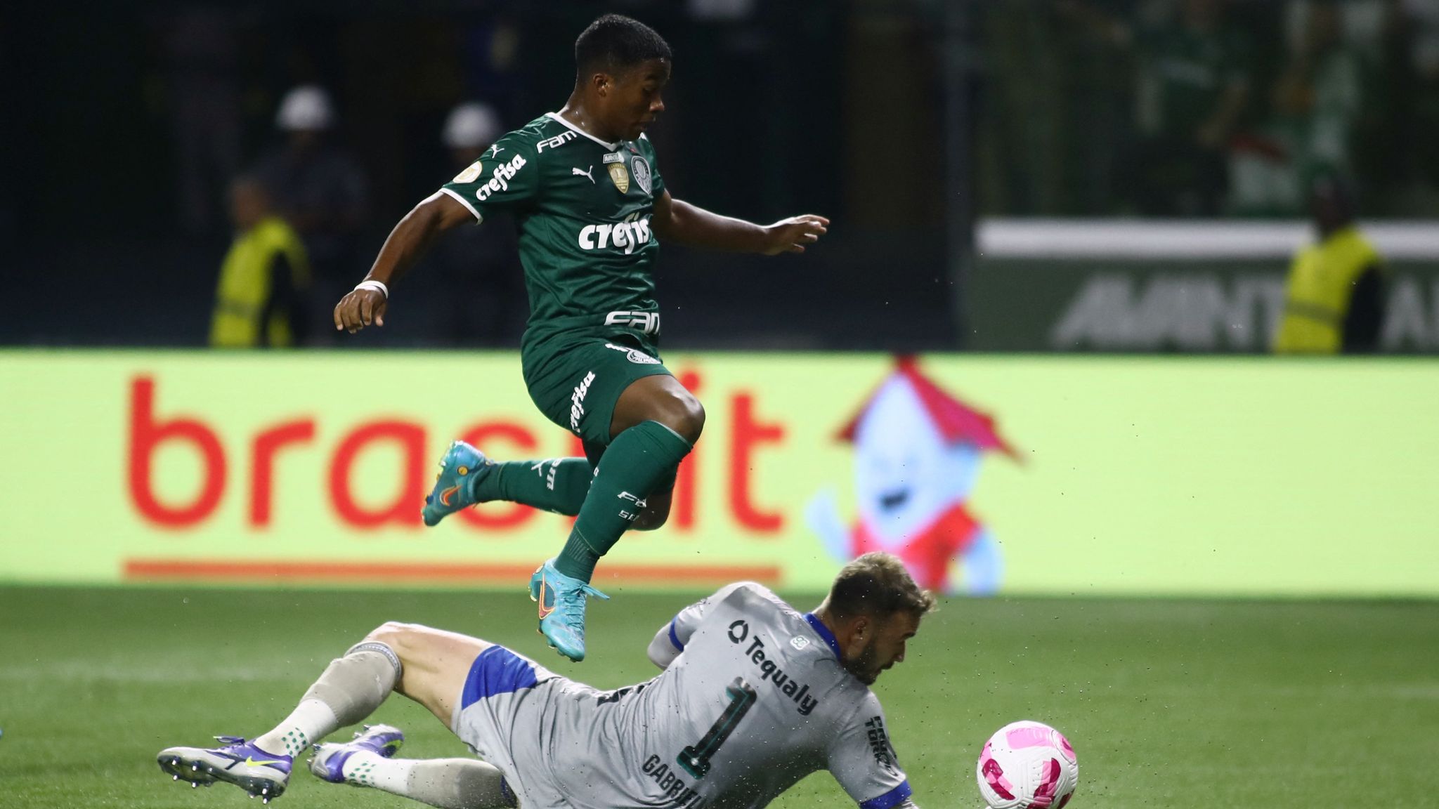 Endrick: Who is Brazil's latest football prodigy? | World News | Sky News