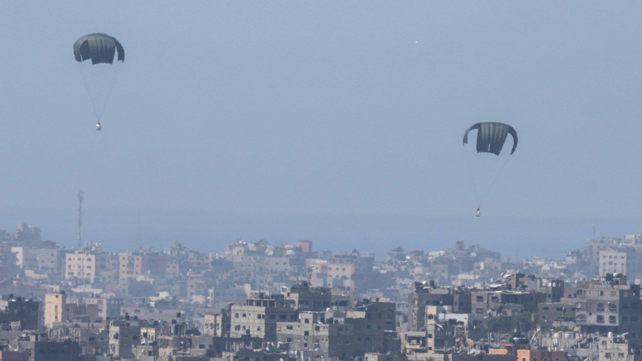 UK aid for Gaza 'stuck at border for weeks' as David Cameron blames ...