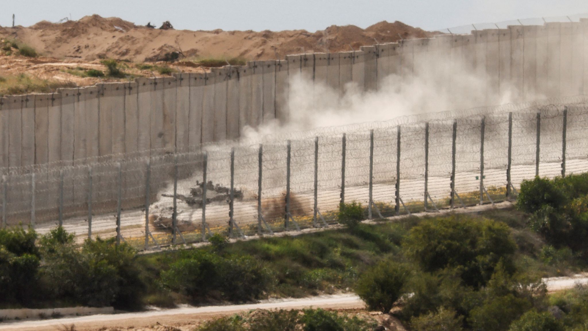 Israeli body says it would get aid into Gaza if its government opened ...