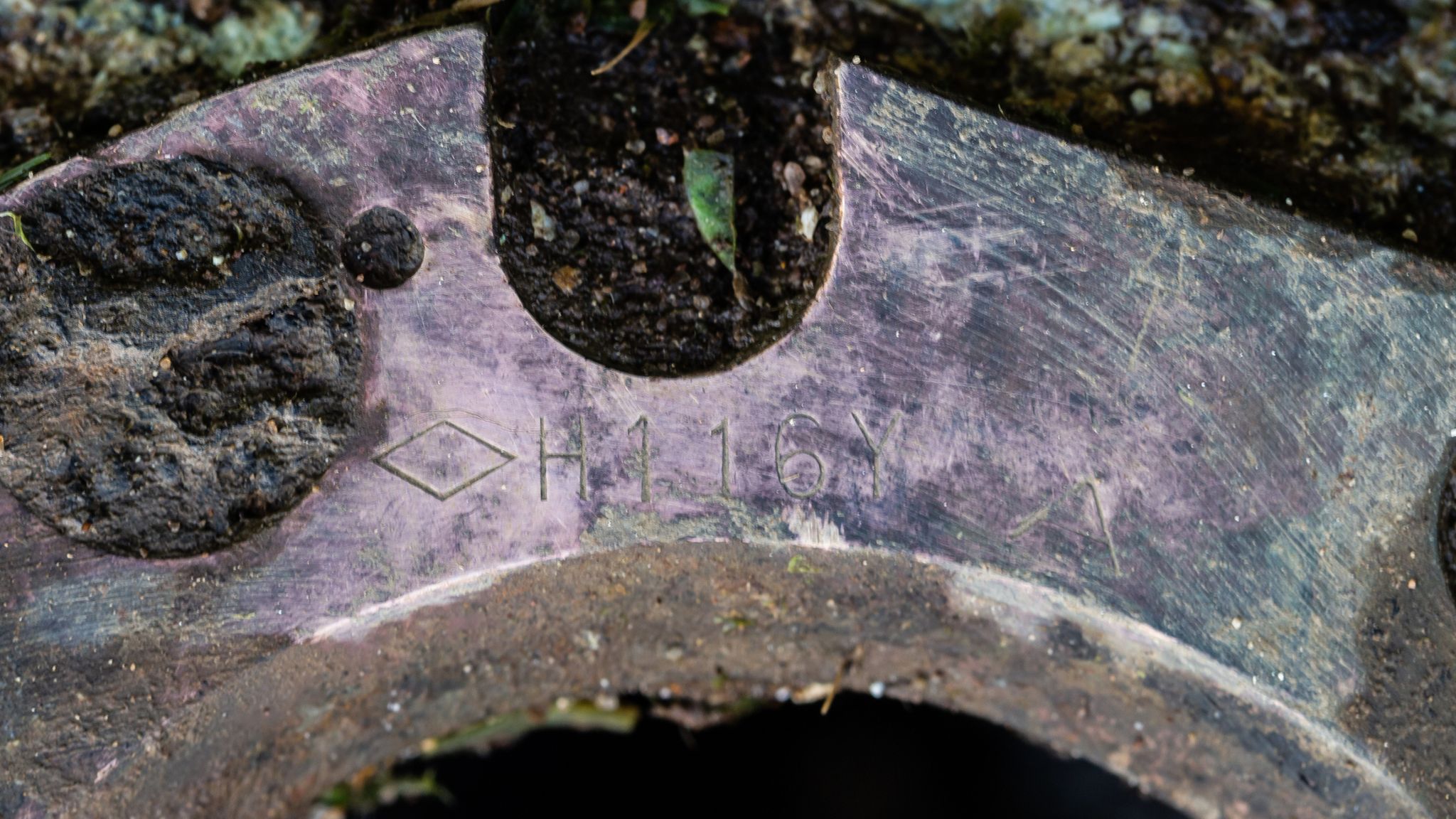 Intrigue over 'Second World War' plane propeller blade found wrapped up ...