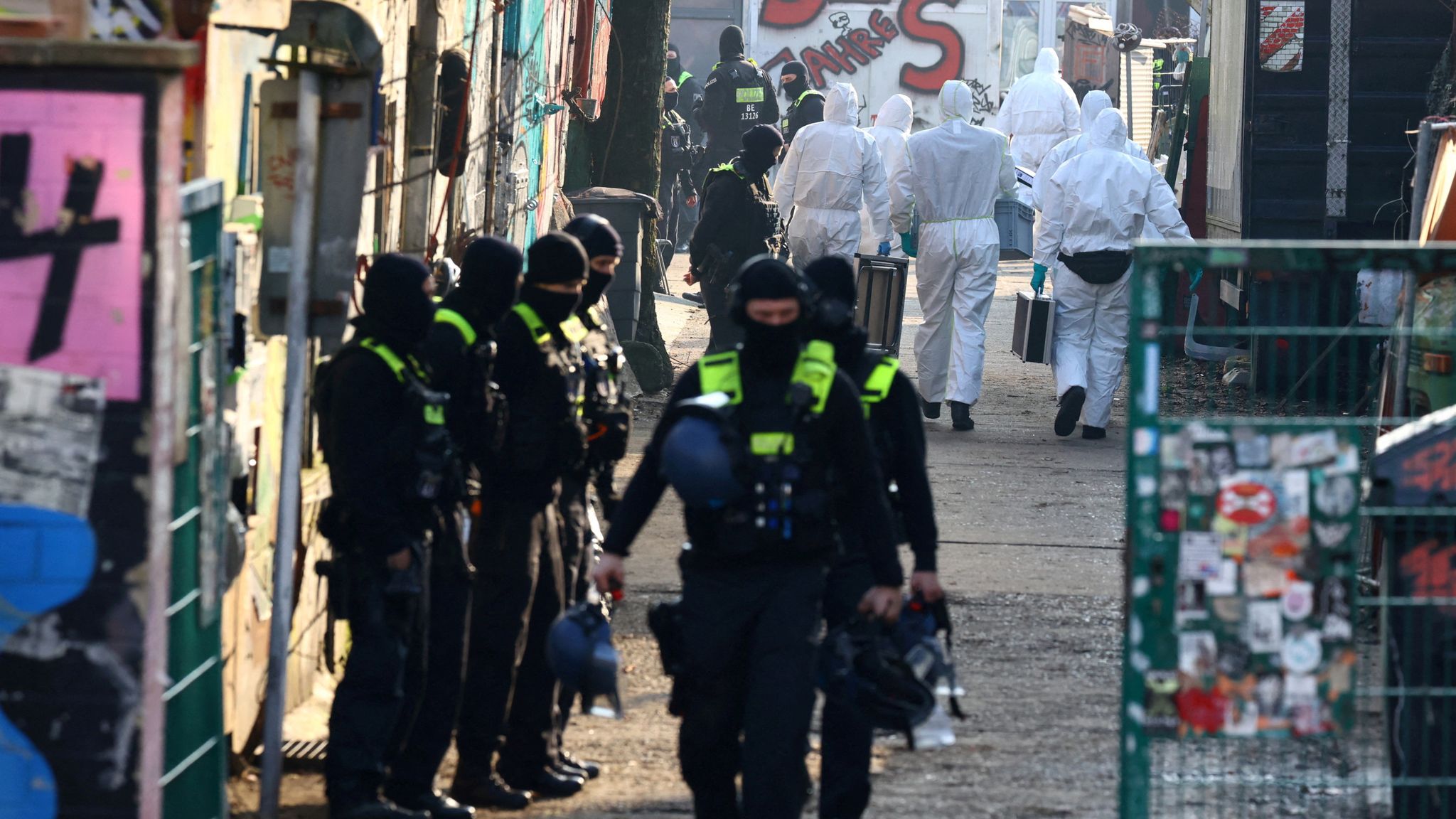 Police fail in search for two Red Army Faction fugitives | World News ...