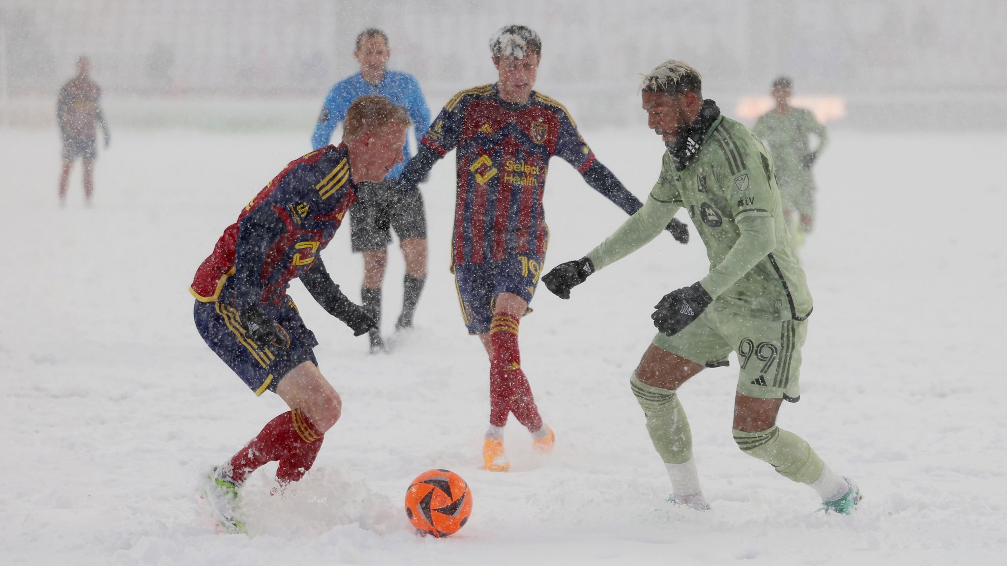 'Extreme' blizzard hits California, Nevada and Utah causing widespread ...