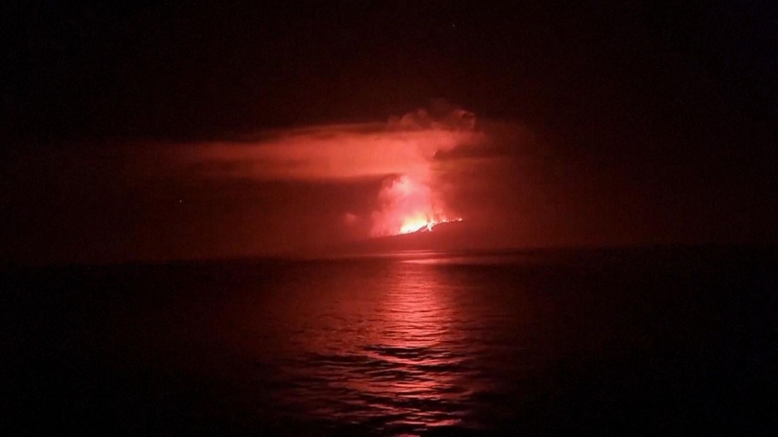 Galapagos: Volcano on uninhabited Pacific island, erupting since 2 ...