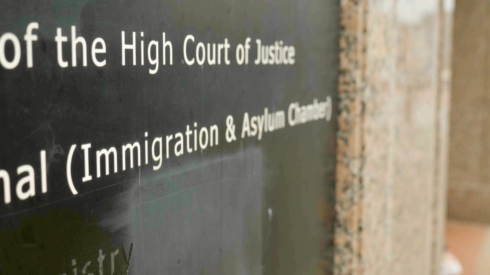 Hull: The city where hundreds of failed asylum seekers go 'under the ...