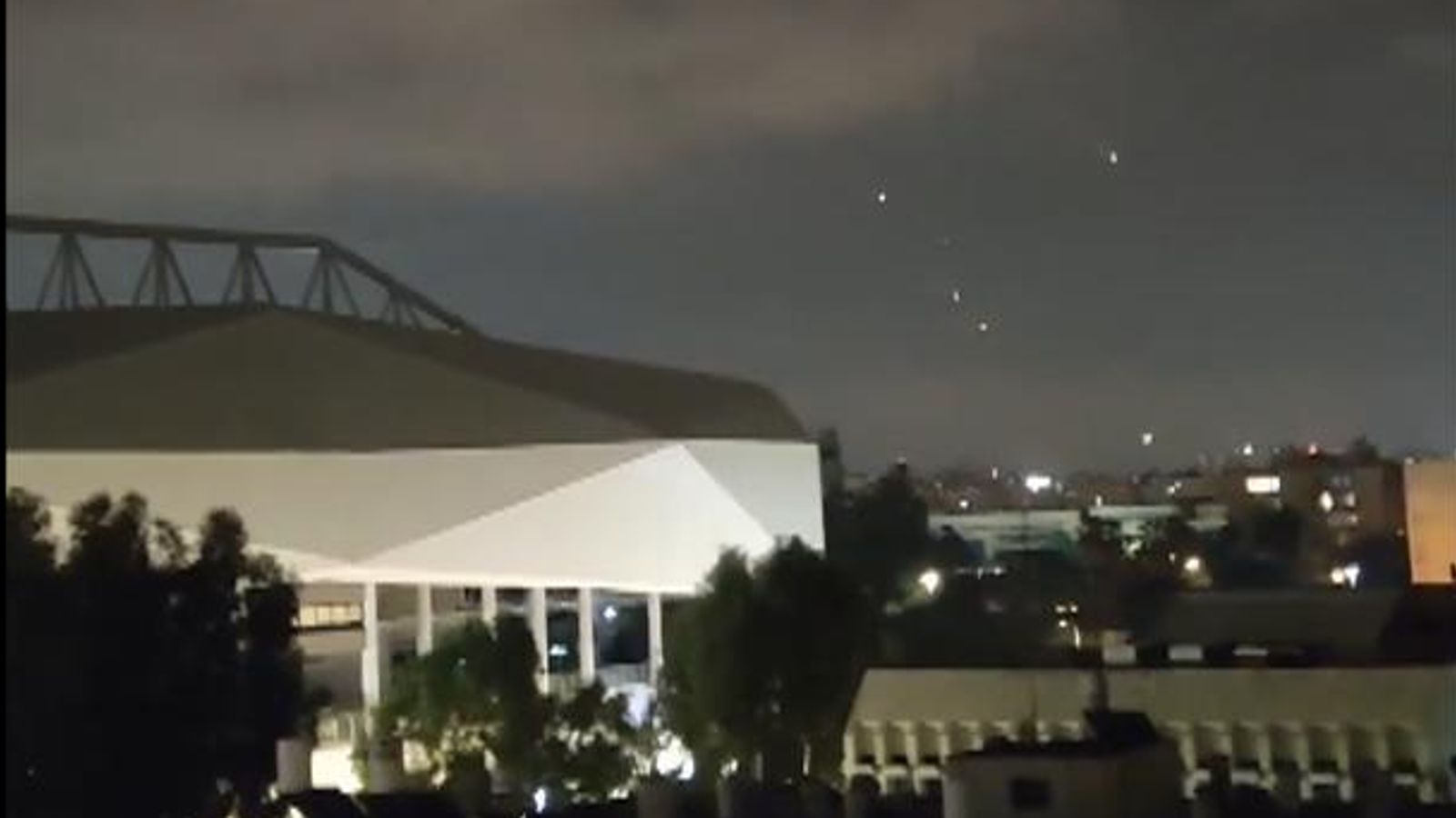 Middle East: Projectiles light up Tel Aviv sky as IDF says it has ...