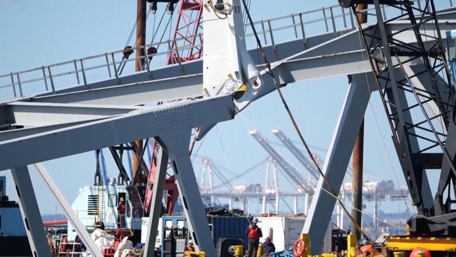 Baltimore: Crew takes apart collapsed Francis Scott Key bridge | News ...