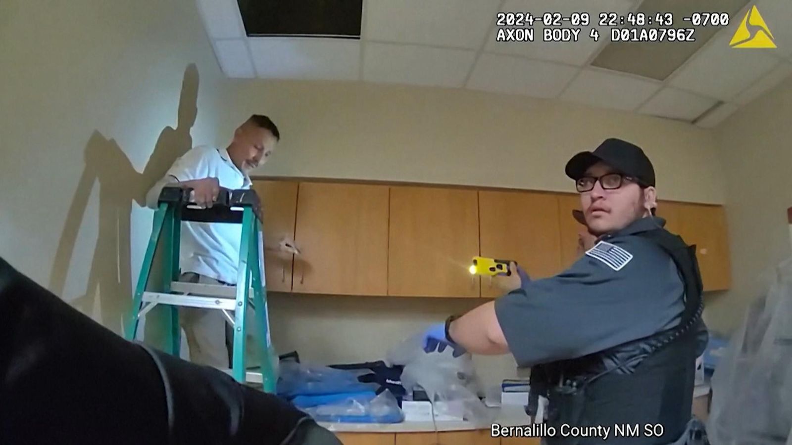 US: Man tries to escape police via hospital roof | US News | Sky News