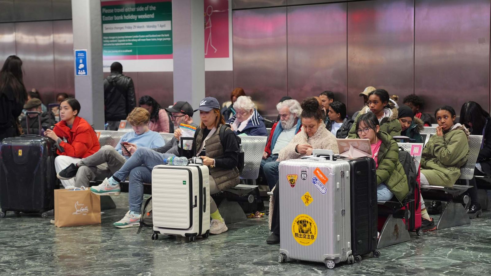 Train passengers lost nearly one million minutes to signal failure ...