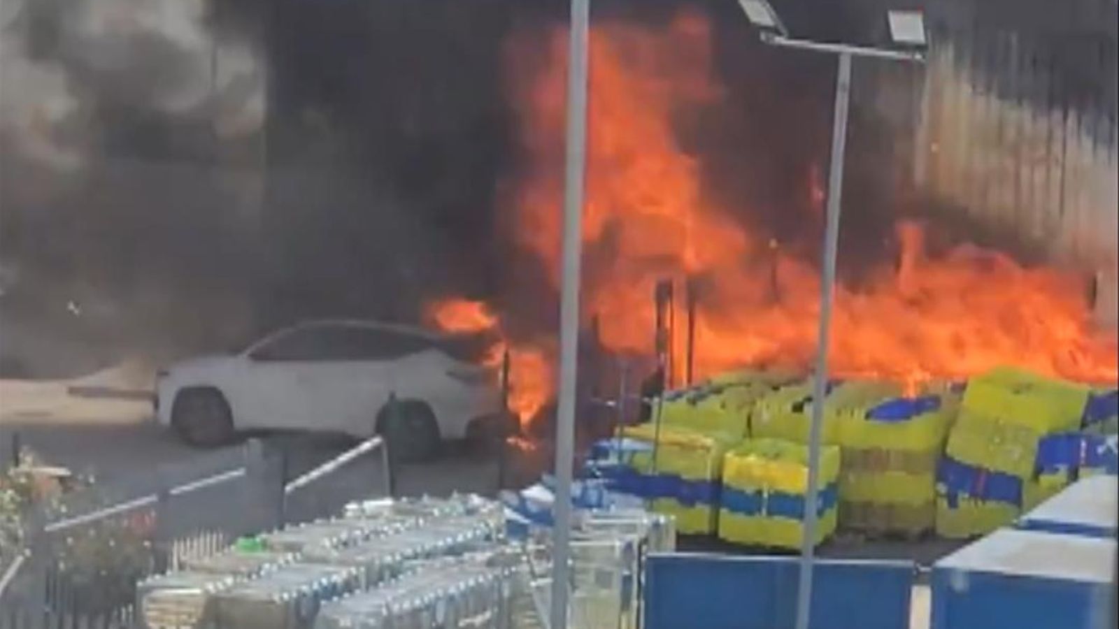 Large fire breaks out at Evri warehouse in Bristol | UK News | Sky News
