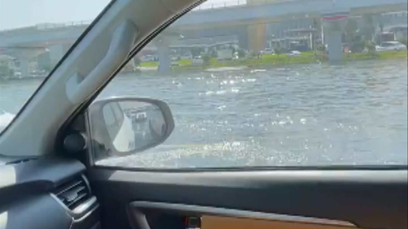 Dubai floods: Major highway remains partly flooded following record ...