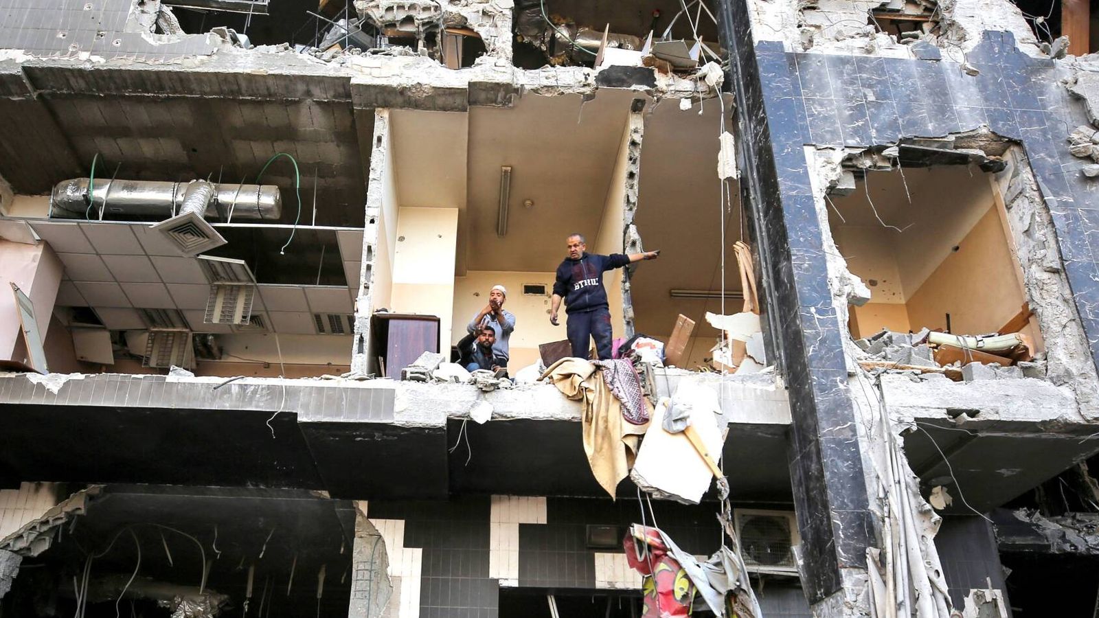 Middle East latest: Residents describe 'total destruction' as Israel ...