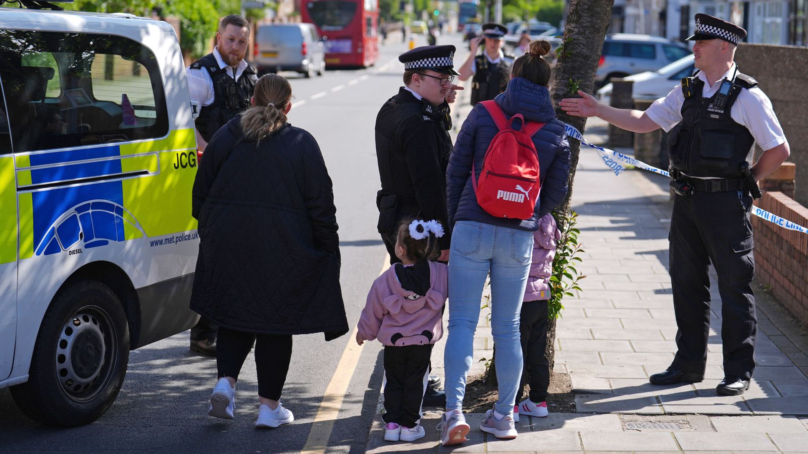 Hainault sword attack: Witnesses heard 'screams and shrieking' and saw ...