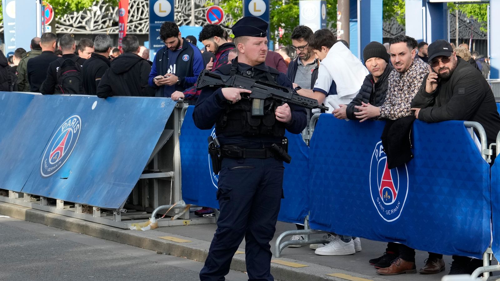 Security alert raised in Paris at Champions League quarter-final after ...