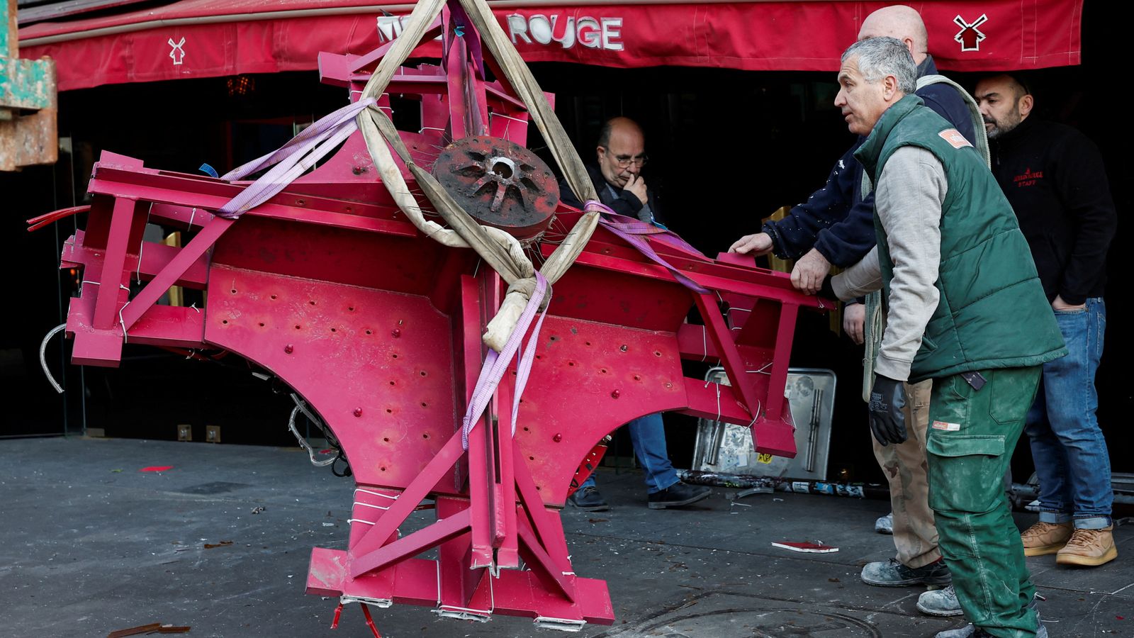 Moulin Rouge windmill restored after collapse - in time for Olympics ...
