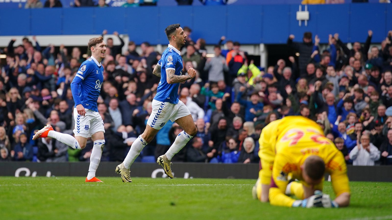 Nottingham Forest demand release of VAR audio after controversial ...