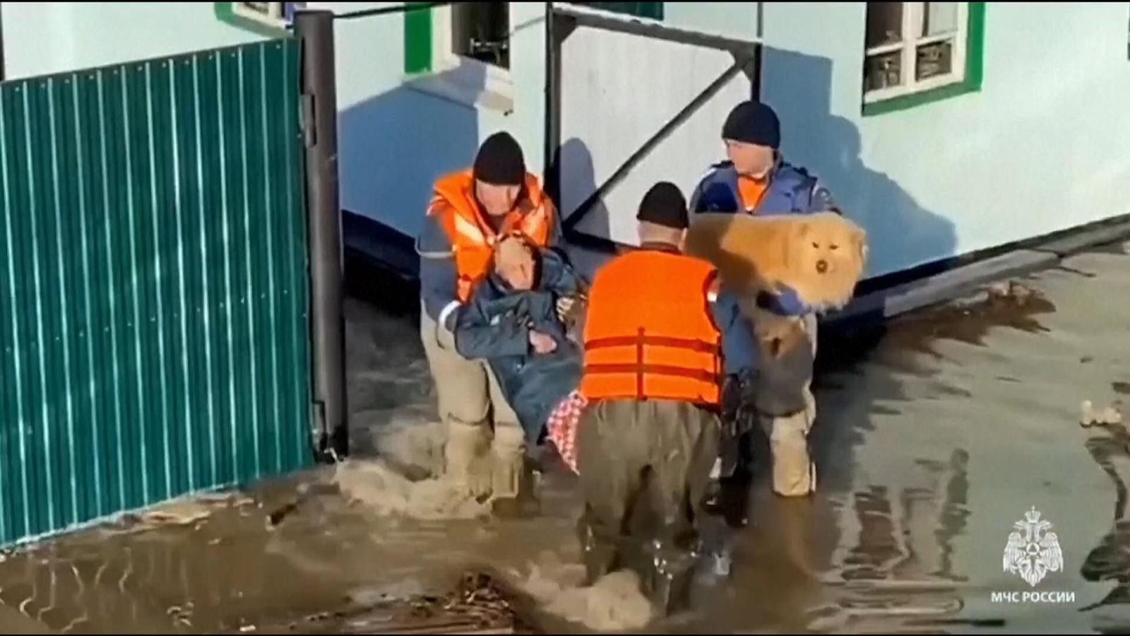 Russia: Thousands evacuated after dam breaks in Orsk | World News | Sky ...