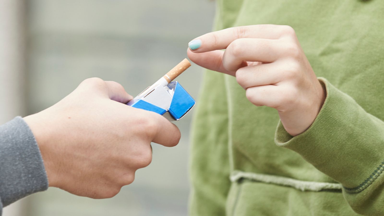 Rishi Sunak faces Tory rebellion over landmark 'smoke-free generation ...