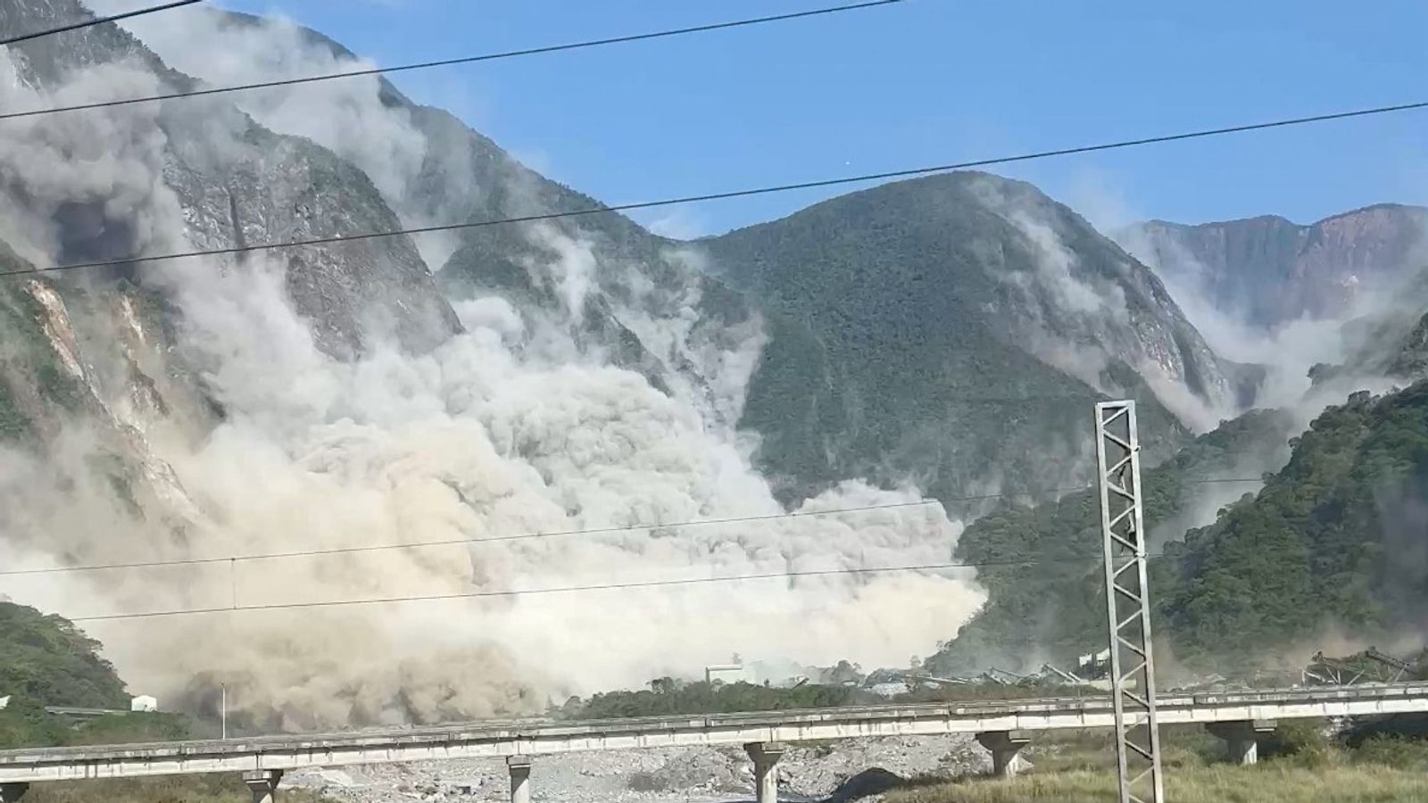 Taiwan: Scores trapped as video shows moment country hit by biggest ...