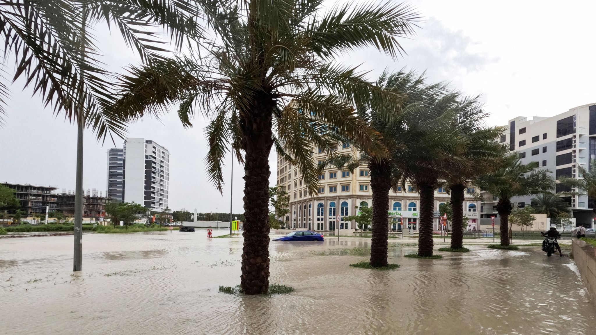 'Carnage' at Dubai airport as UAE hit by 'heaviest rainfall in 75 years ...