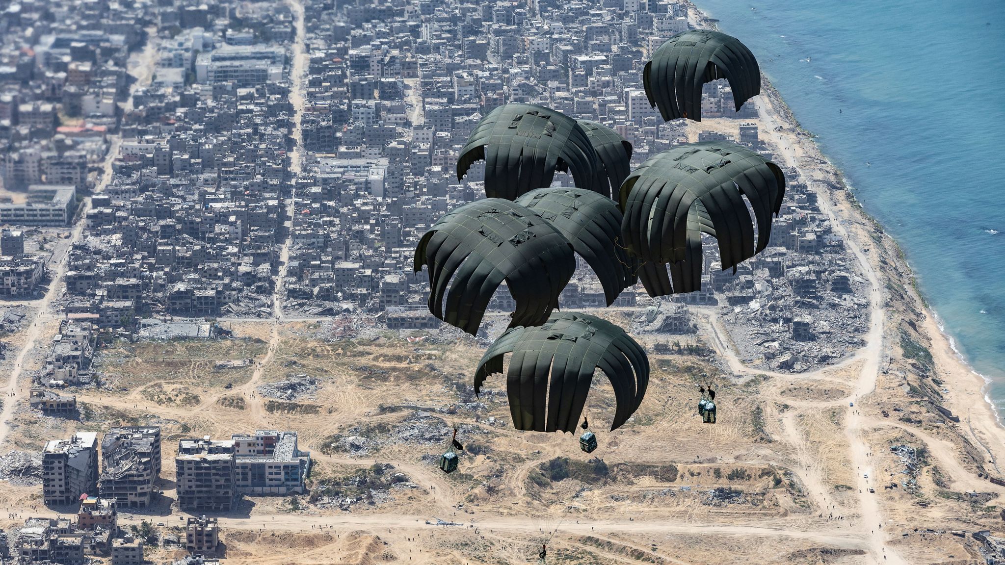 UK drops aid into Gaza by parachute as UN says northern Gaza in 'full ...