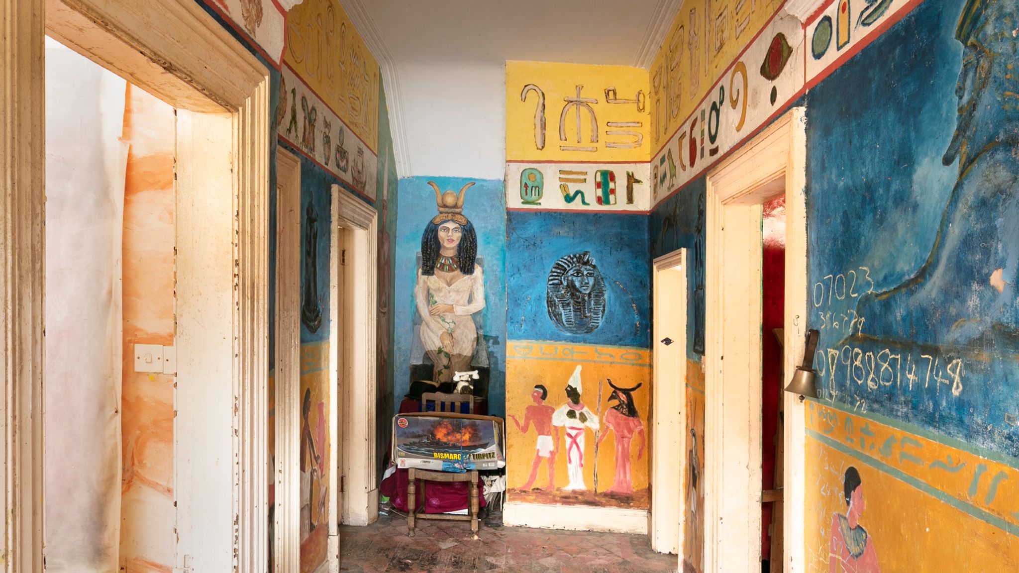 Ron Gittins: Flat secretly turned into 'fantasy world' by tenant gets ...