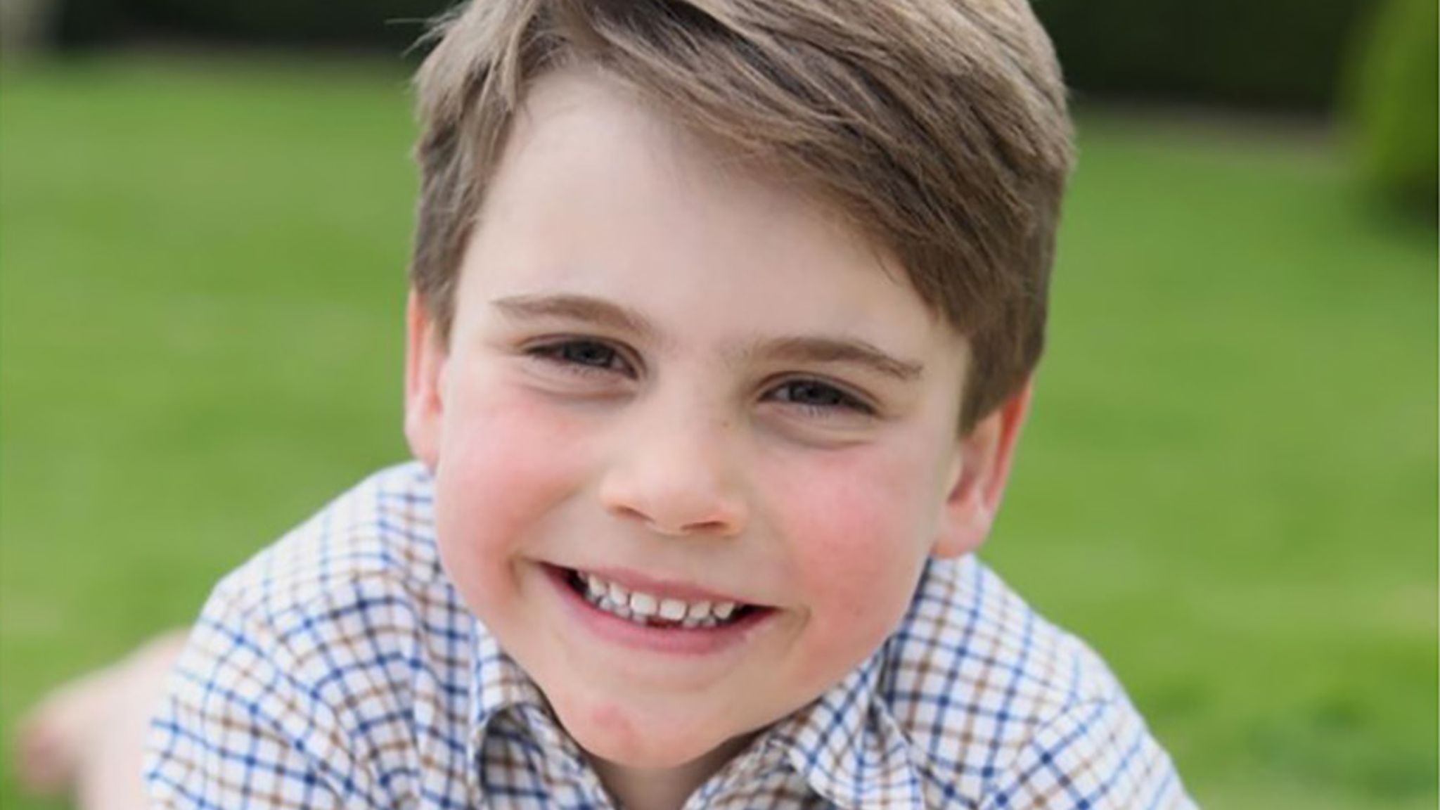 Photo of Prince Louis taken by Kate released to mark his 6th birthday ...