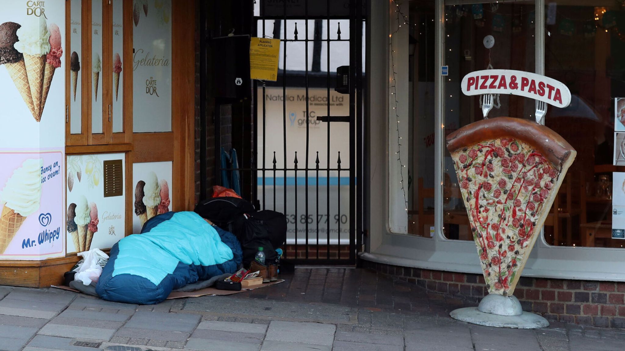 Government facing backbench rebellion over homelessness ...